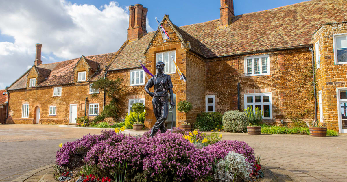 Contact & Location information - Heacham Manor Hotel